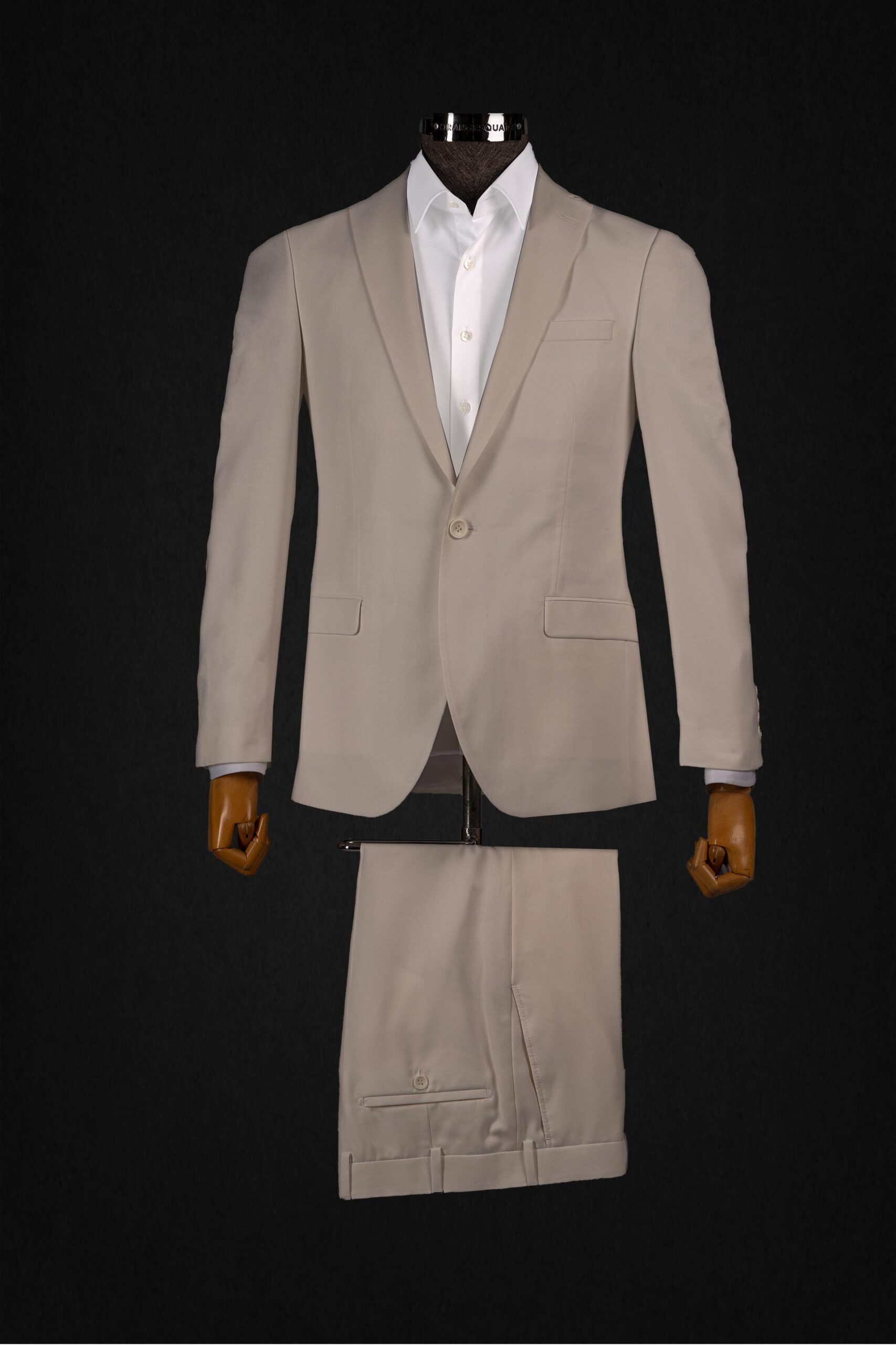 Suits – ORANGESQUARE